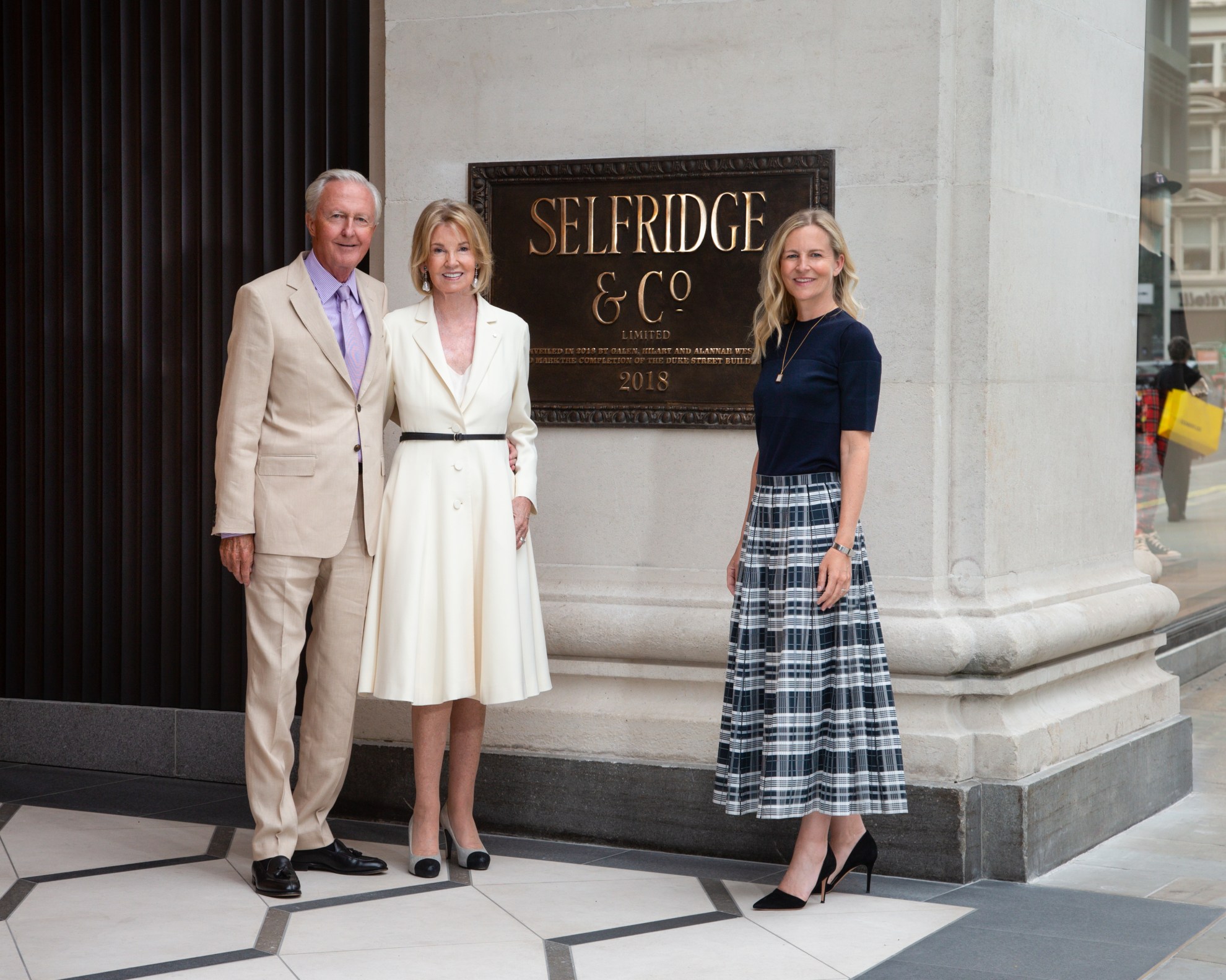 THE CENTRAL GROUP AND SIGNA HOLDING TO ACQUIRE SELFRIDGES GROUP FROM ...