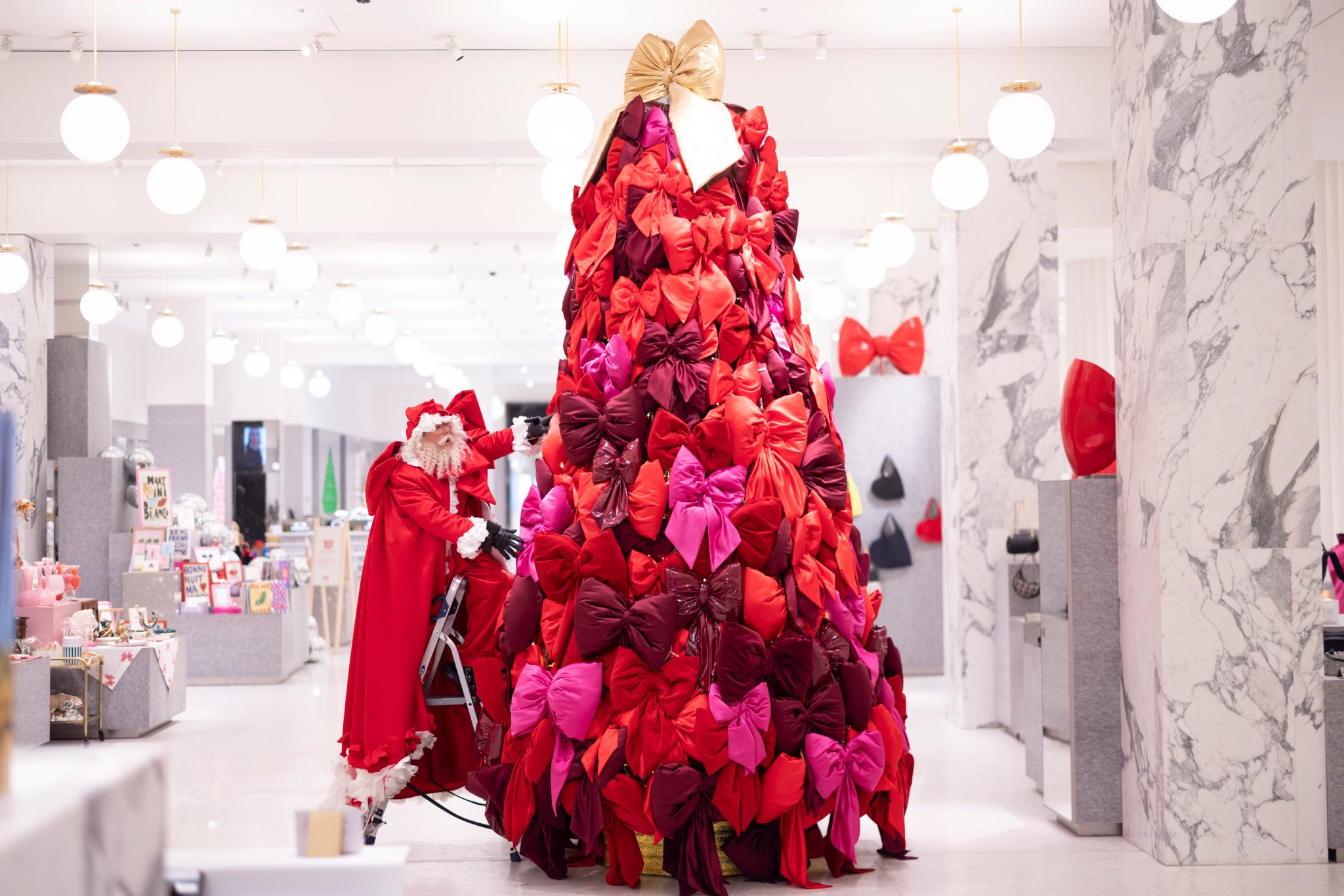 IT’S SHOWTIME AT SELFRIDGES! – Selfridges Press