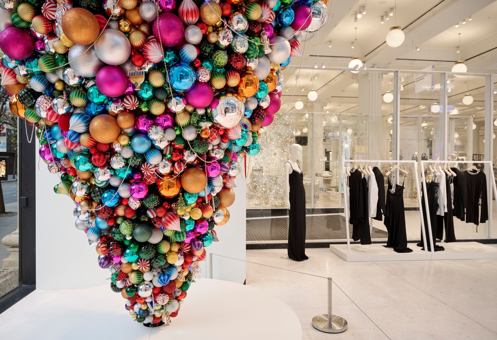 STELLA McCARTNEY LAUNCHES STELLABRATION AT THE SELFRIDGES CORNER SHOP – Selfridges Press